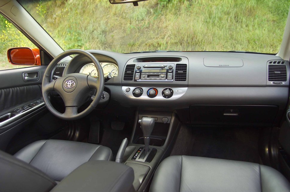 Toyota Camry technical specifications and fuel economy
